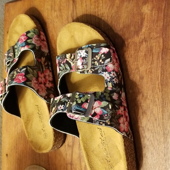 Twisted | Shoes | Nwot Twisted Brand Floral Sandals | Poshmark